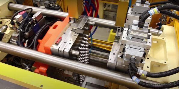 Demystifying Injection Molders: Types and Role for Plastic Parts - TDL